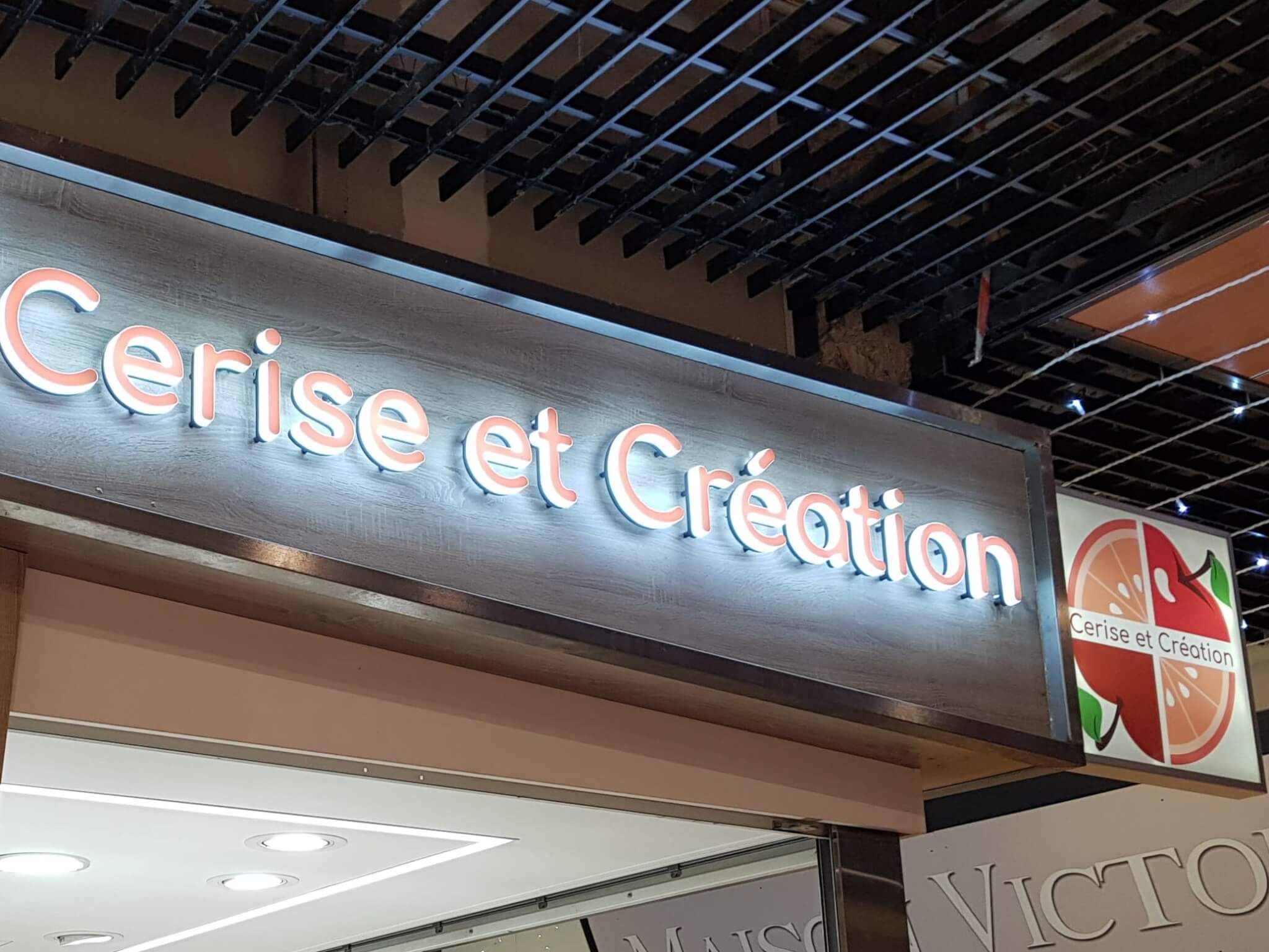 Enseigne Bloc led à Lyon pour Cerise et Création - SES Enseignes et ...