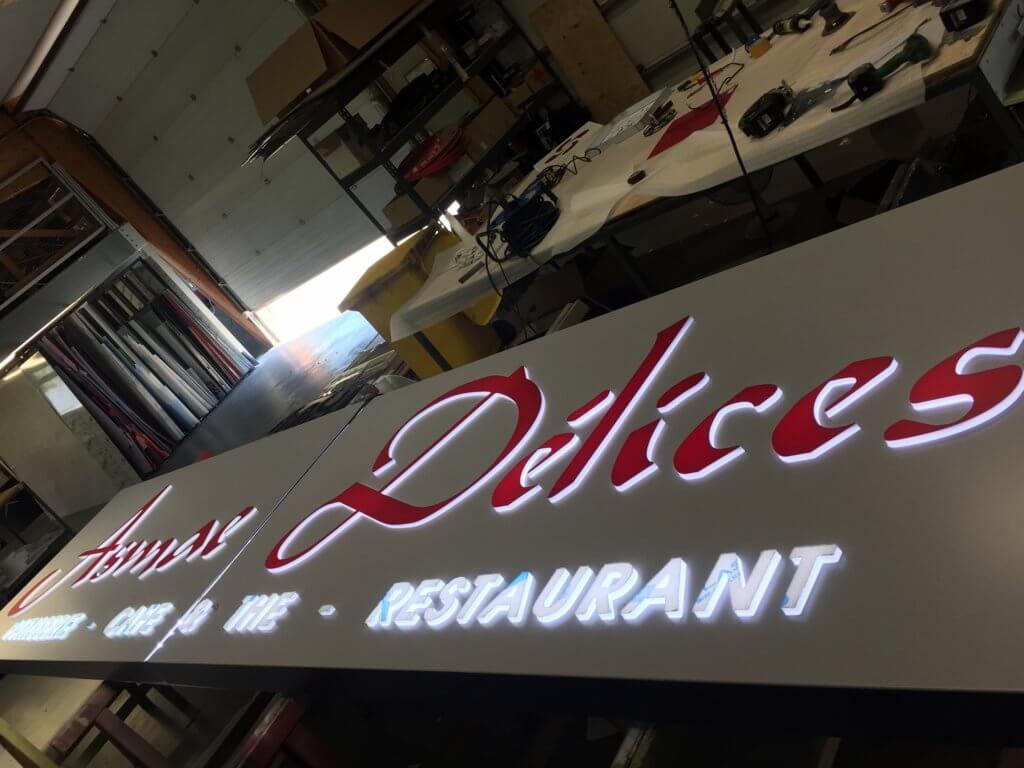 Fabricant enseigne lumineuse Lyon- Fabrication enseignes lumineuses led ...